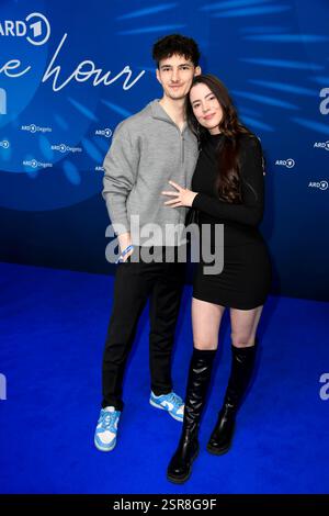 Nathan Goldblat und Lena Roth - Gaesteankunft zum ARD Blue Hour Empfang ...