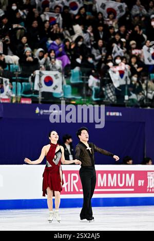 Hannah Lim and Ye Quan of South Korea performs during the ice dance ...