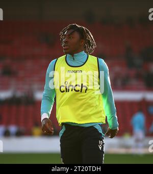 Eberechi Eze del Crystal Palace si riscalda. - Luton Town contro ...