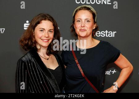 Swantje Riechers und Katrin Wolter bei der Premiere des Kinofims ...