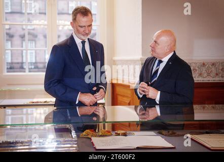 Re Felipe e il presidente del Parlamento danese Soeren Gade nel ...