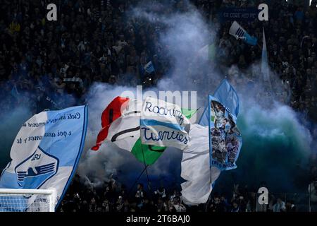 I tifosi laziali fanno il tifo durante la partita di serie A tra la SS ...