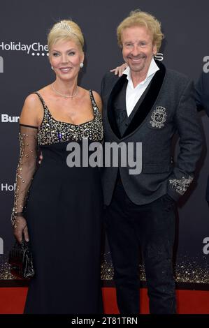 Bambi Verleihung 2023 Karina Mross, Thomas Gottschalk und Roman Gottschalk bei der Bambi ...