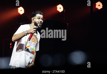 La cantante marocchina di Anversa Dystinct (nata come Ilias Mansouri) durante una performance in ...