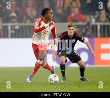 v.li.: Elias JELERT (FC Kopenhagen, 19) Serge GNABRY (FC Bayern München ...