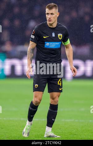 AMSTERDAM, PAESI BASSI - 14 DICEMBRE: Damian Szymanski (AEK Athene) si ...