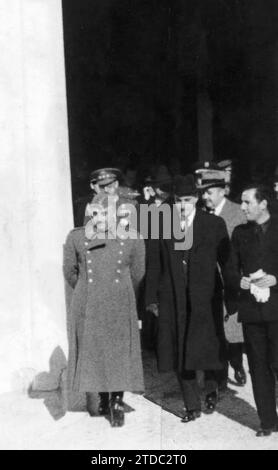 02/12/1942. Il Generalissimo Franco, con la dottoressa Oliveira Salazar ...