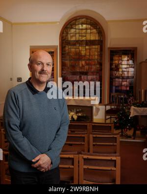 Il reverendo Derek Johnston, cappellano del Belfast Health and Social ...