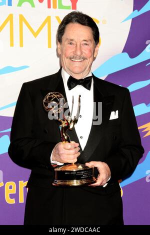 Children n Family Emmys - Winners Walkat The Bonaventure Hotel il 17 ...