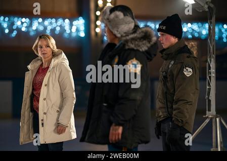 Jodie Foster (detective Elizabeth Danvers), John Hawkes (Hank Prior), True Detective: Night ...