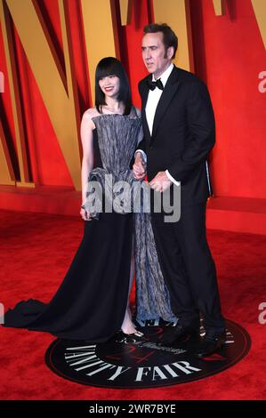 Nicolas Cage mit Ehefrau Riko Shibata bei der Verleihung der 81. Golden Globe Awards al Beverly ...