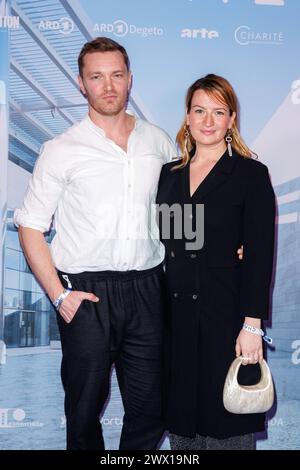 Prima serie ARD - CharitÃ Max Wagner, Nina Gummich, Klara Deutschmann, Timur Isik, Judith ...