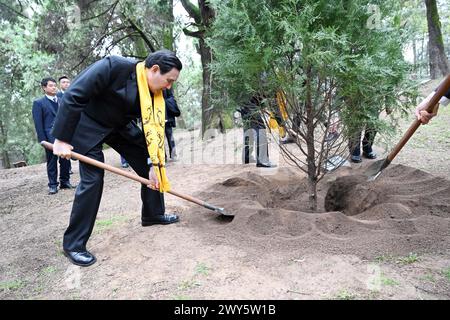 (240404) -- HUANGLING, 4 aprile 2024 (Xinhua) -- ma Ying-jeou, ex ...