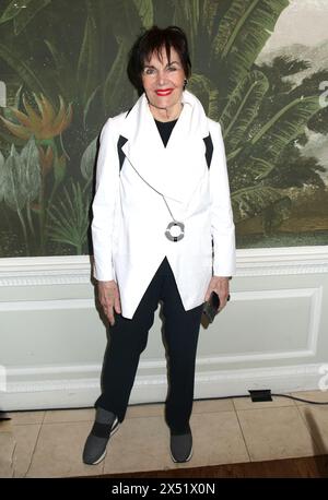 Tarrytown, Stati Uniti. 5 maggio 2024. Geoff Pierson, Cali Timmins ...