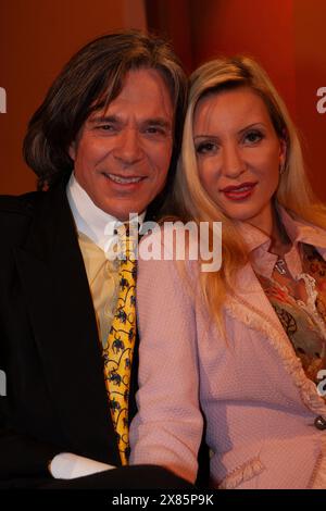 Jürgen Drews mit Ehefrau Ramona Drews beim SchlagerHammer 2024 m ...