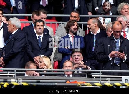 L'ex calciatore Luis figo (a sinistra) e l'allenatore della Sampdoria ...