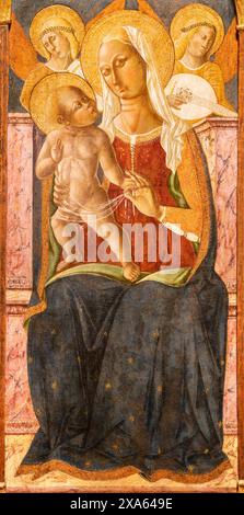 ASSISI, ITALIA - 17 MAGGIO 2024: Il dipinto medievale della Madonna ...