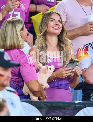 Lisa, moglie di Niclas Fuellkrug, Füllkrug, DFB 9 con la figlia ...