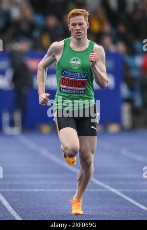Charlie Dobson guida la finale maschile dei 400 m durante il Microplus ...