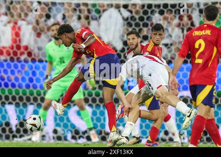 Colonia. 30 giugno 2024. La spagnola Lamine Yamal ferma la palla ...