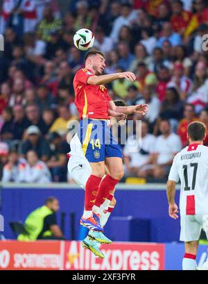 Colonia. 30 giugno 2024. Aymeric Laporte (C) e Robin Aime le Normand di ...