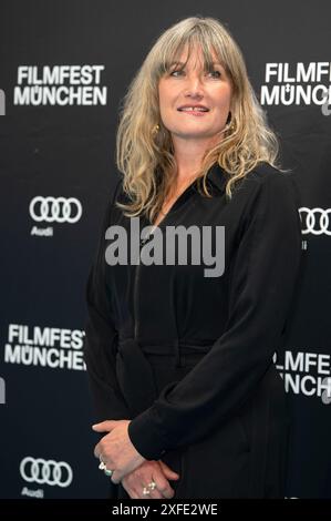 Kate Solomon bei der Premiere des Kinofilms 'Die Fotografin / Lee' und ...