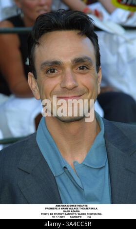 Hank Azaria alla premiere di "America's innamorati' al Village Theatre ...