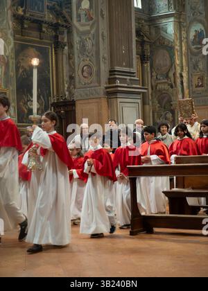 Attendees at the Easter Mass in the Cathedral of Barcelona, April 21 ...