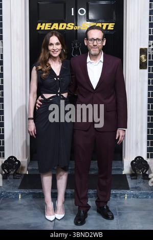 Josh Appelbaum mit Begleitung bei der Premiere des Amazon prime Video ...