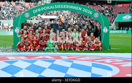 Vincitore della Coppa DFB 2026, FC Bayern Monaco, Michael Olise con il ...