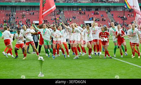Vincitore della Coppa DFB 2026, FC Bayern Monaco, Michael Olise con il ...