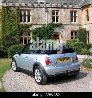 Auto BMW Mini Cooper CABRIOLET, modello anno 2004-, rosso, open top ...