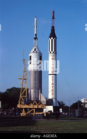 Razzi spaziali Little Joe II e BP22 nel parco a razzo NASA Space Center ...