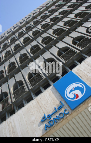 Abu Dhabi National Oil Company logo ADNOC UAE HQ Foto stock - Alamy