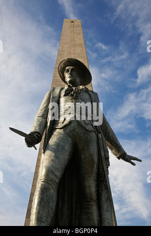 Monumento di Bunker Hill e la statua in bronzo del Colonnello William ...