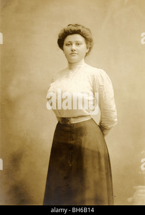 Sexy busty topless donna Foto stock - Alamy