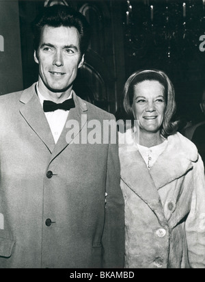 CLINT EASTWOOD e moglie Maggie Johnson circa 1963 Foto stock - Alamy