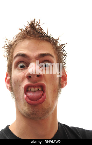 Crazy wacky brutto uomo con denti storti e acne e vene al di sopra dei ...