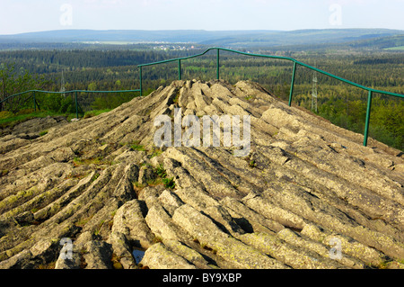 Affioramento di orizzontale di basalto colonnare, Geotope Hirtstein, i ...