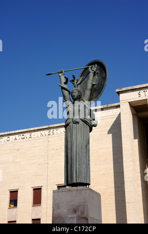 Statua di Minerva in Sapienza Università di Roma Foto stock - Alamy