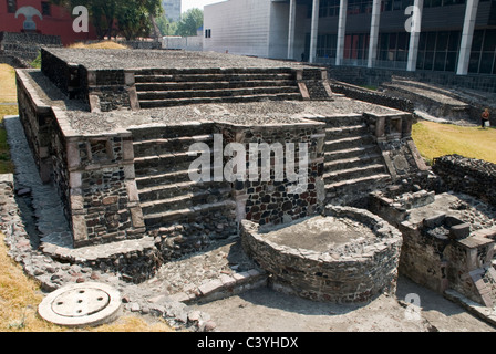 Gli Aztechi rovine del tempio di Ehécatl-Quetzalcóalt nel sito ...