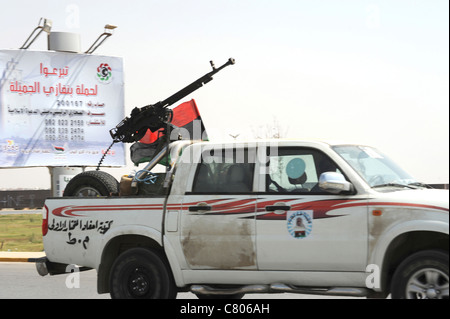 Gratuitamente un esercito libico pickup truck con un ZPU-1 anti-aerei ...