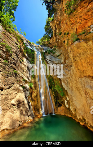 La più grande tra le cascate cascata in Dimosari gorge, vicino a Nydri ...