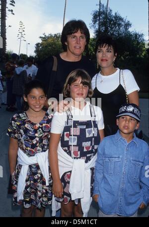 BRUCE JENNER con moglie Kris Jenner , figlia Kendall Jenner , Robert ...
