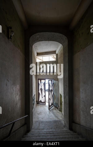 Ingresso, l'art deco edificio Verivo, porta detto, Egitto Foto stock ...