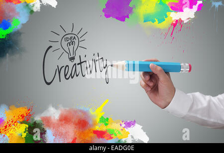 Idea di disegno a matita e lampadina della luce di concetto creativo e ...