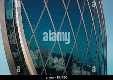 Aldar Headquarters edificio rotondo - Al Raha giardini, Abu Dhabi Foto ...