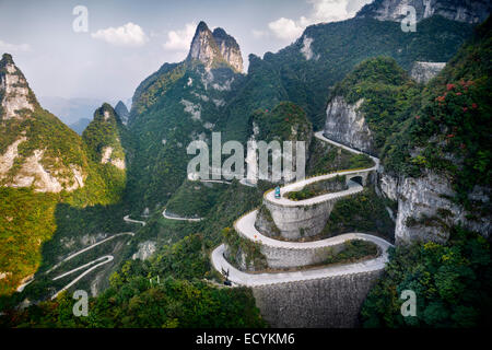 Strada di Montagna tianmen, zhangjiajie, Hunan, Cina Foto stock - Alamy