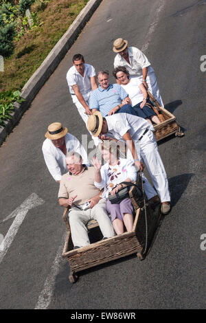 Il Portogallo, l'isola di Madeira, Monte discesa con una slitta di ...
