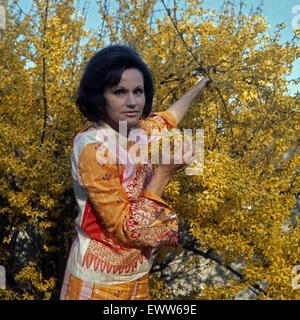 Deutsche Schauspielerin und Theaterregisseurin Lis Verhoeven mit ...